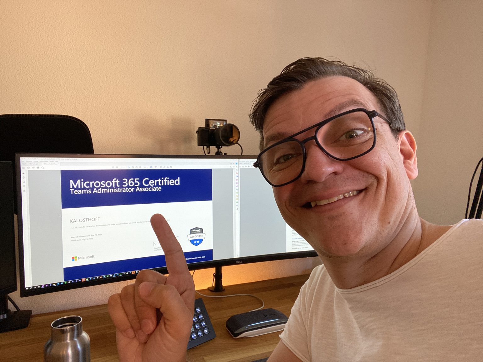 Mit Wissensdurst und Weiterbildung zum zertifizierten Microsoft Teams ... Mit Wissensdurst und Weiterbildung zum zertifizierten Microsoft Teams ...